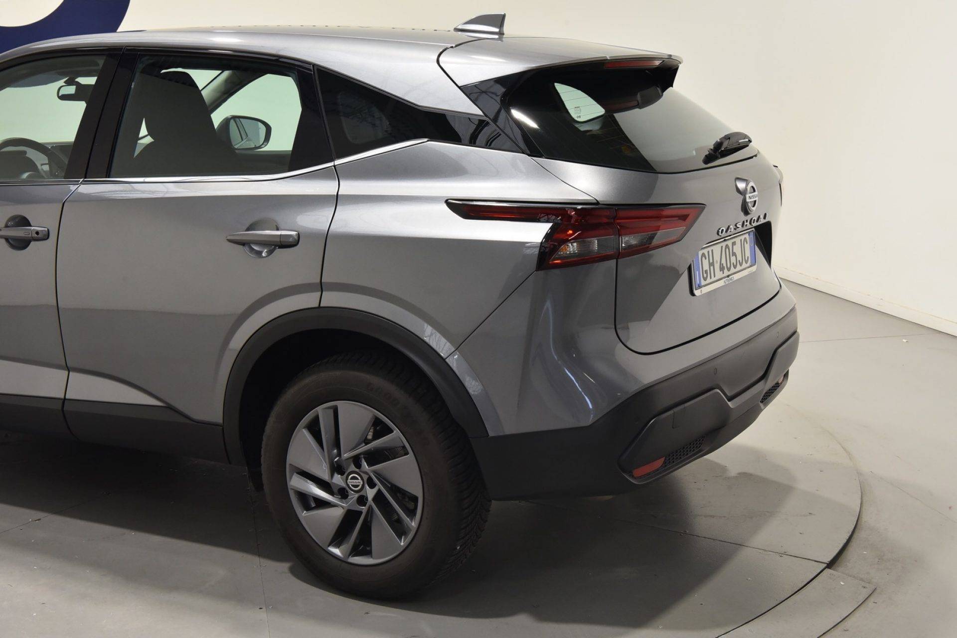 NISSAN Qashqai 1.3 mhev 158cv xtronic business navi fari led Usata a ...